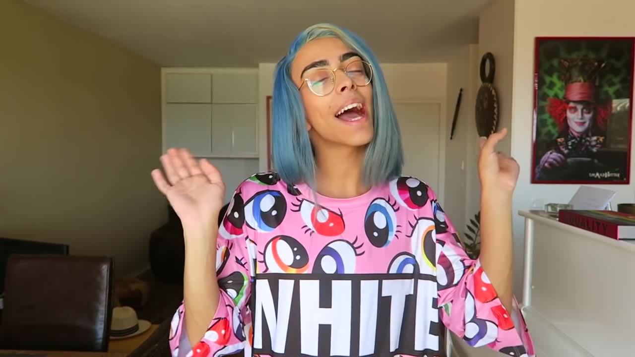 Bilal Hassani - BONSOIR PARIS!!! (4) - Coub - The Biggest Video Meme Platform