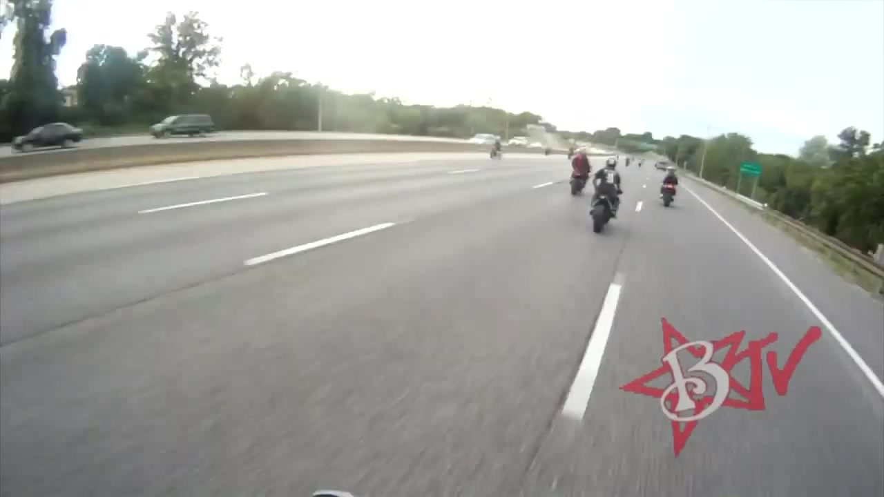 Motorcycle VS Cops Biker Rides Wheelie EPIC ESCAPE Running From The ...