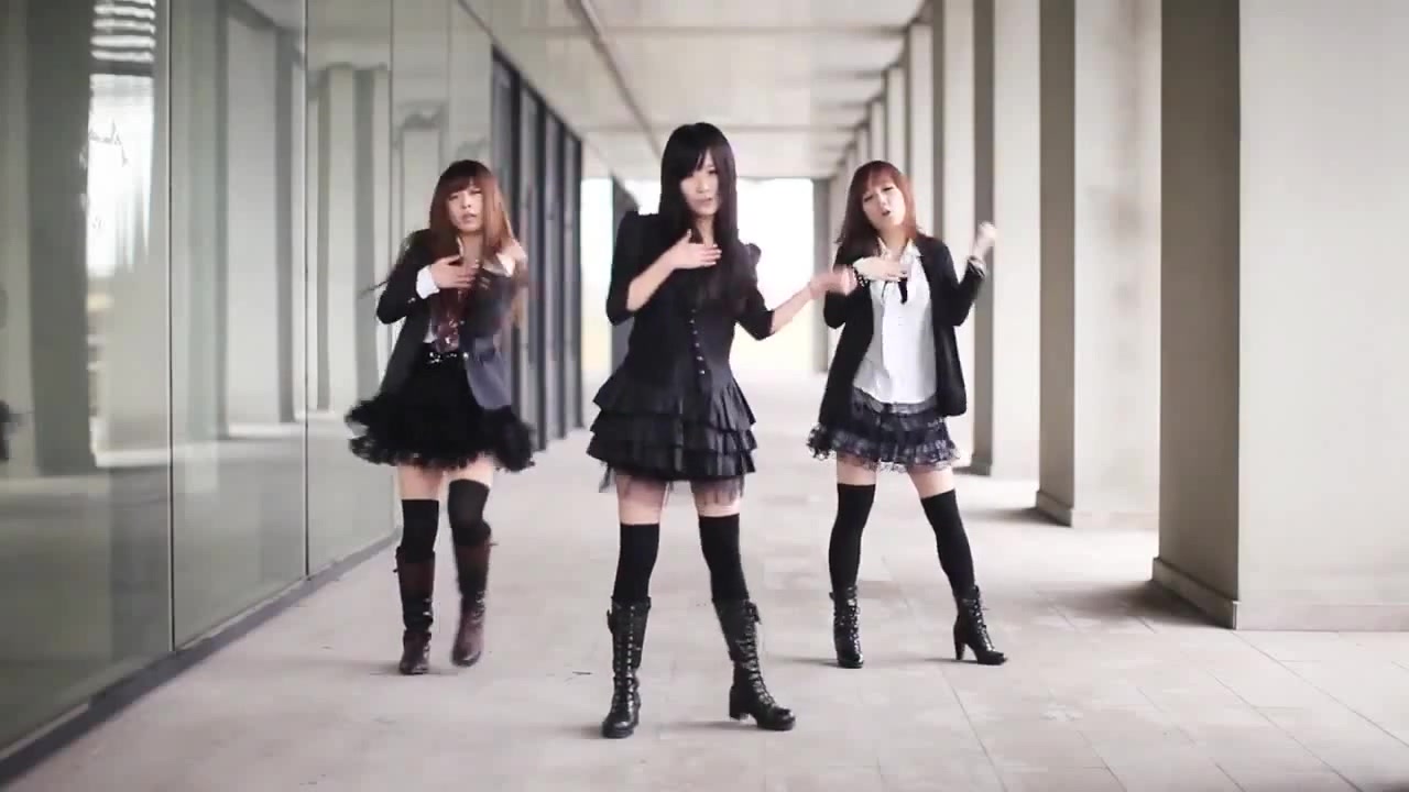 Japanese girl dance - Coub - The Biggest Video Meme Platform