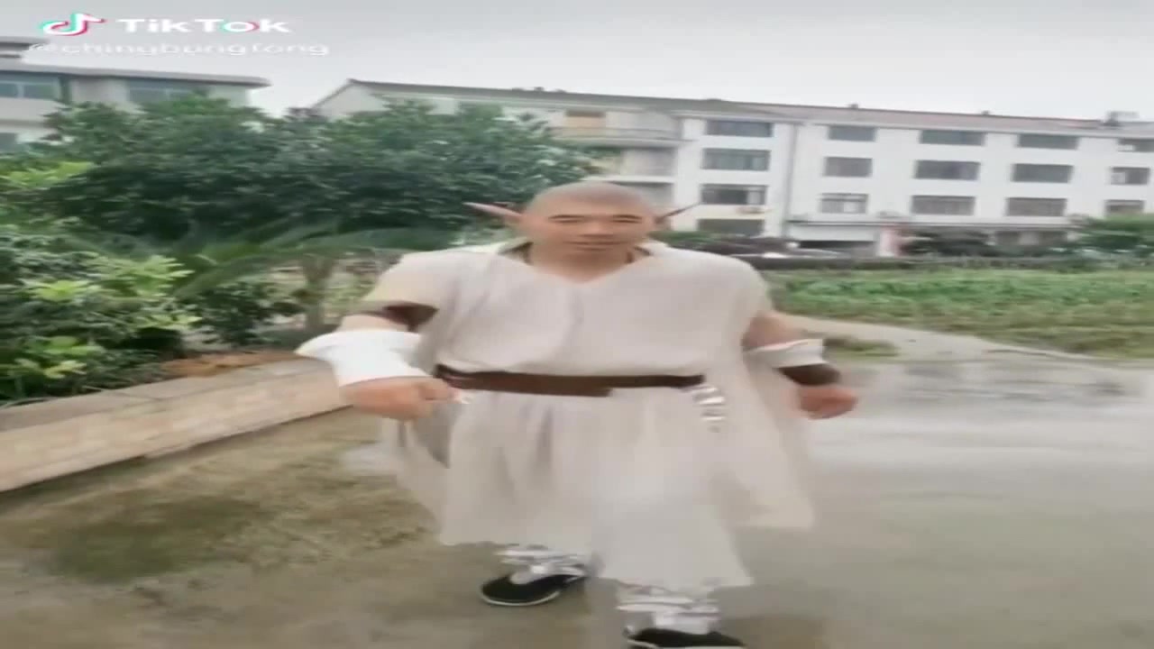 chinese egg head thicc walk - Coub - The Biggest Video Meme Platform