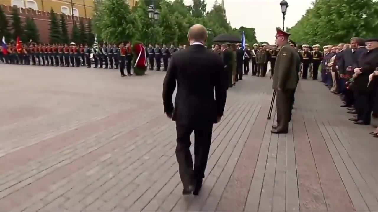 Putin walk vs. Orbán walk - Coub - The Biggest Video Meme Platform