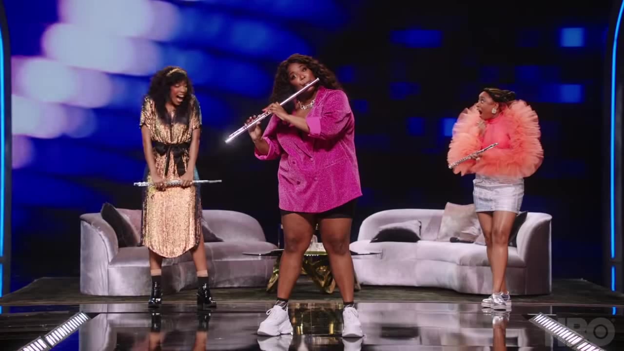 Lizzo plays Jethro Tull on the flute - Coub - The Biggest Video Meme ...