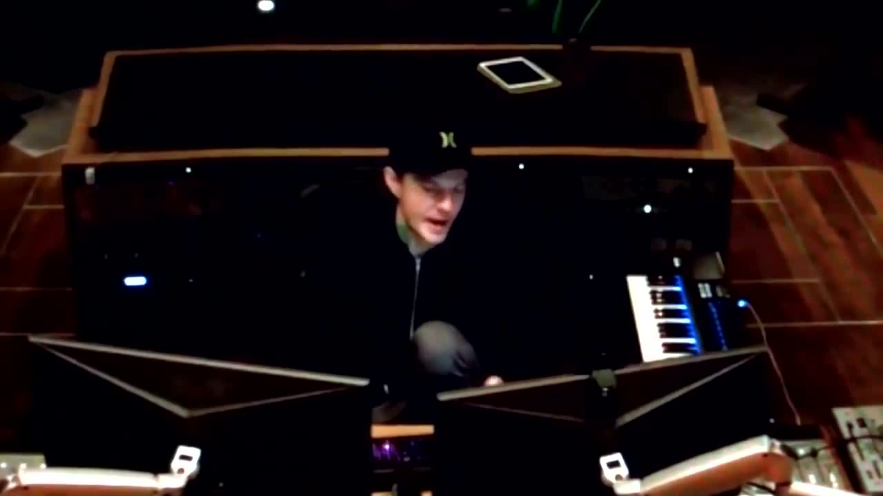 DEADMAU5 said this Bassline is IMPOSSIBLE... - Coub - The Biggest Video ...