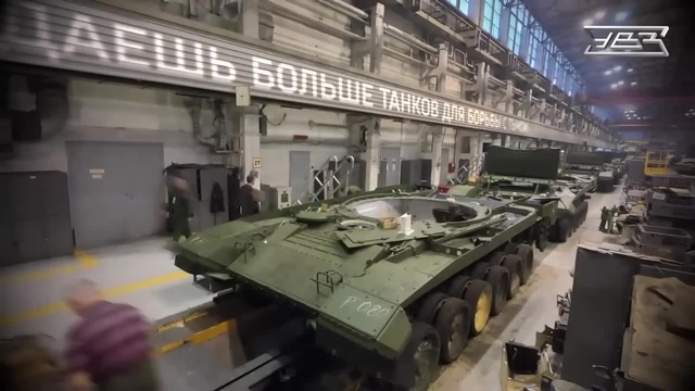 УралВагонЗавод работает и днём и ночью / Ural Wagon Factory works both ...