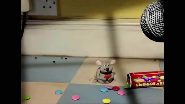 Mouse eating m&m’s [8K] - Coub - The Biggest Video Meme Platform