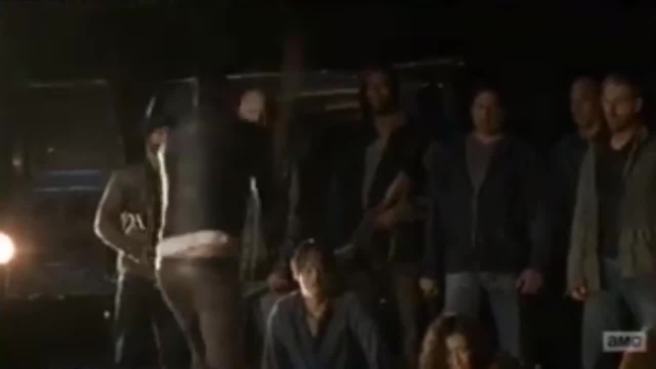 Glenn Death Scene (The Walking Dead Season 7 Premier) Negan Kills Glen ...