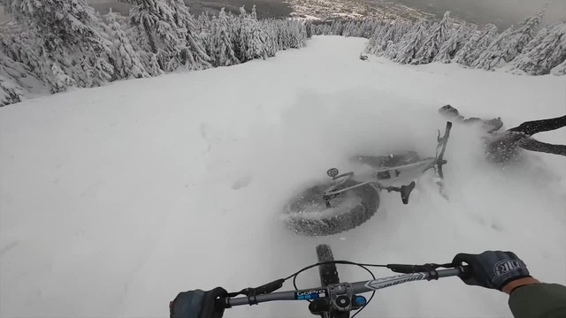 DOWNHILL NA SNĚHU / FATBIKE VS FREERIDE - Coub - The Biggest Video Meme Platform