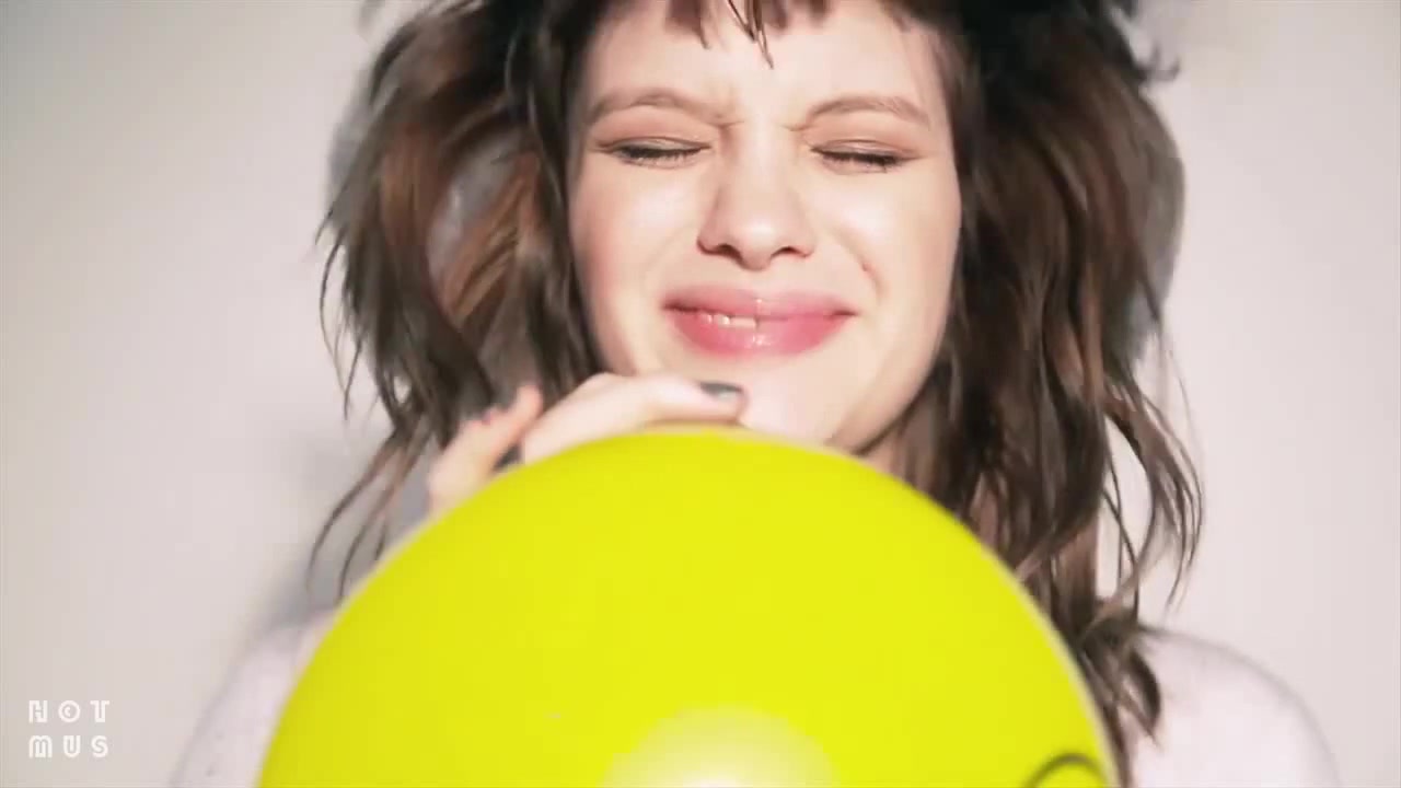 Smiley face balloon... blow up, deflate, blow up and pop. - Coub - The ...
