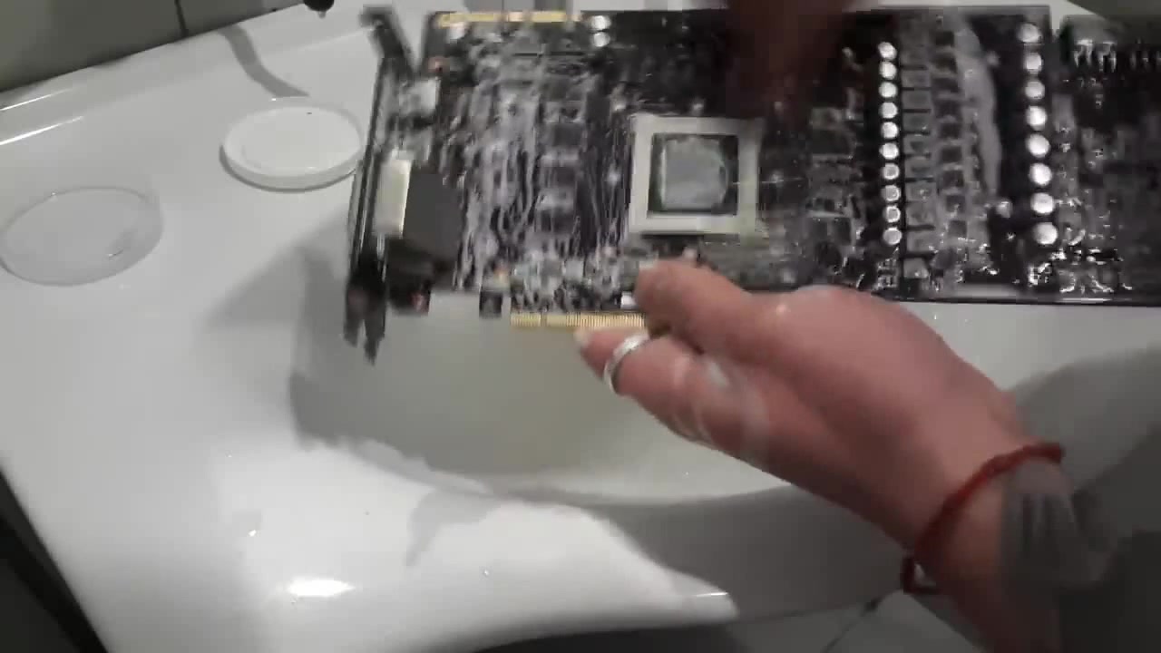 Wash your GPU - Coub - The Biggest Video Meme Platform