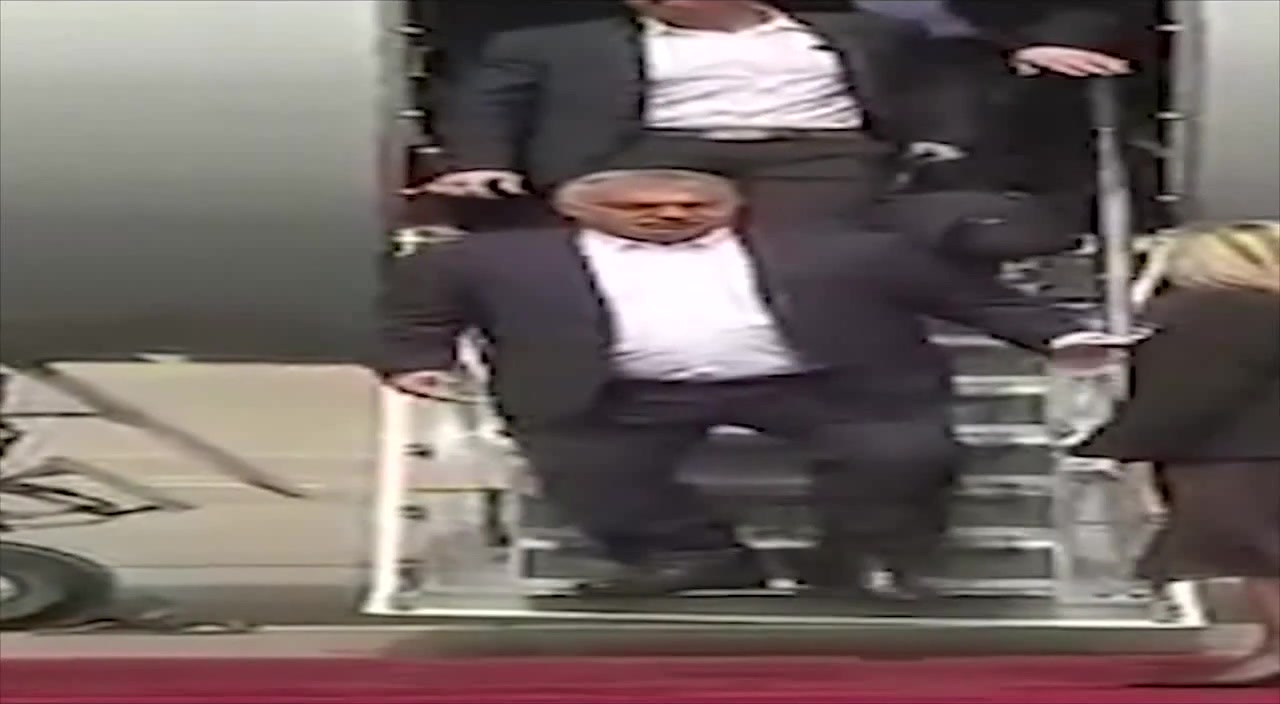 Wide Orbán walking - Coub - The Biggest Video Meme Platform