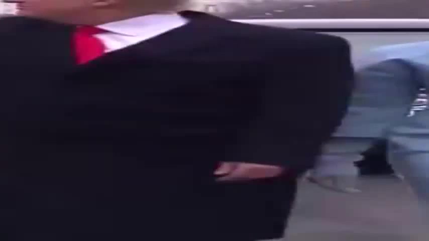 THICC trump and kim walking - Coub - The Biggest Video Meme Platform