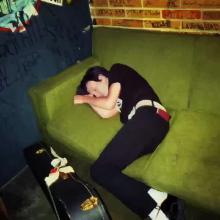 Elliott Smith - Looking Over My Shoulder - Coub - The Biggest Video Meme Platform