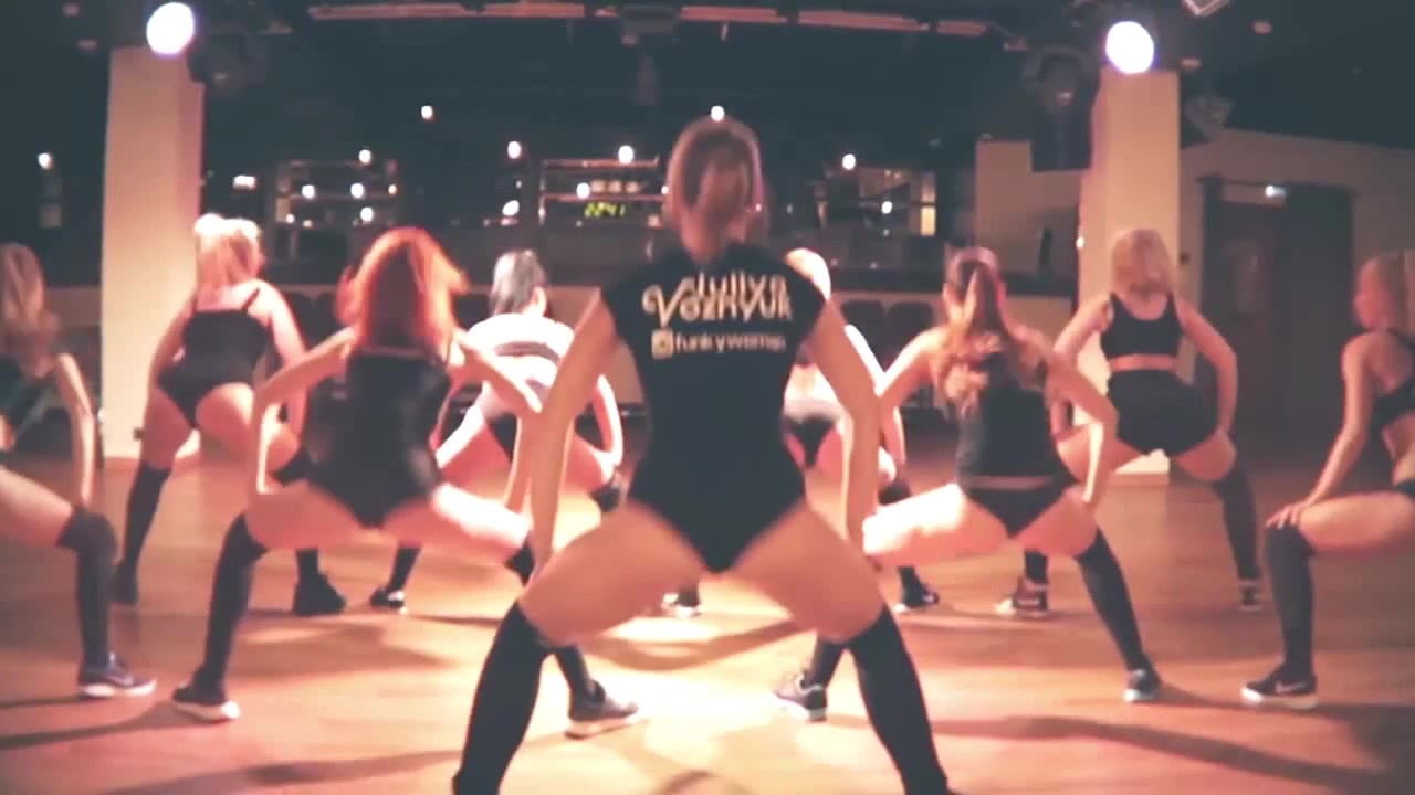 3D VS 2D (Twerk Battle) - Coub - The Biggest Video Meme Platform