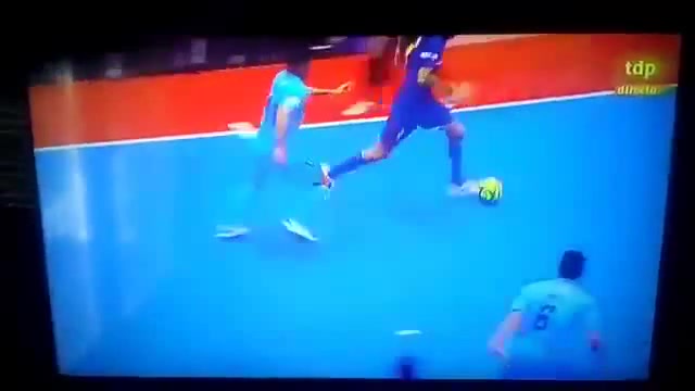 Gooooool tonto de la final @InterMovistar 2 @FCBfutbolsala 1 - Coub ...