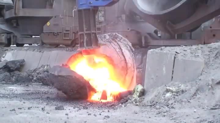 Breaking open a slag pot skull - Coub - The Biggest Video Meme Platform