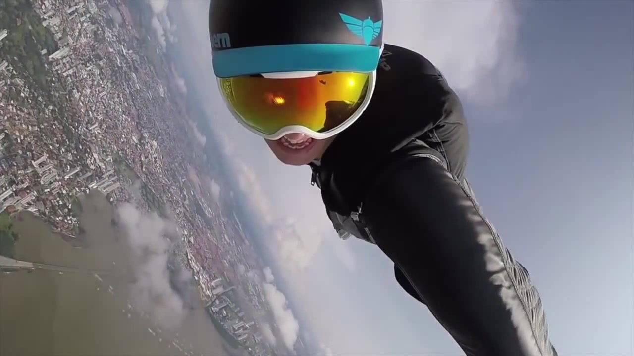 Urban Wingsuit Flying by Skyscrapers | PEOPLE ARE AWESOME - Coub - The Biggest Video Meme Platform