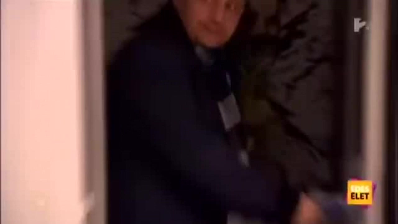 Győzike az Édes Élet-ben - 111. Rész (Zsolti eldugítja a WC-t, Győzike nagyon ideges) - Coub ...