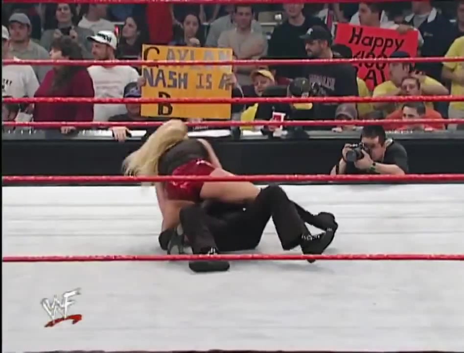 Trish Stratus & Kurt Angle vs Triple H & Stephanie McMahon + Stone Cold Steve Austin - Coub ...