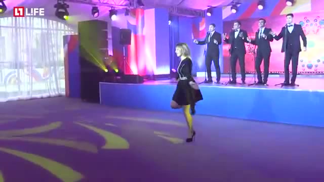 Maria Zakharova dancing Mosh!! Мария Захарова танцует мош!! - Coub ...