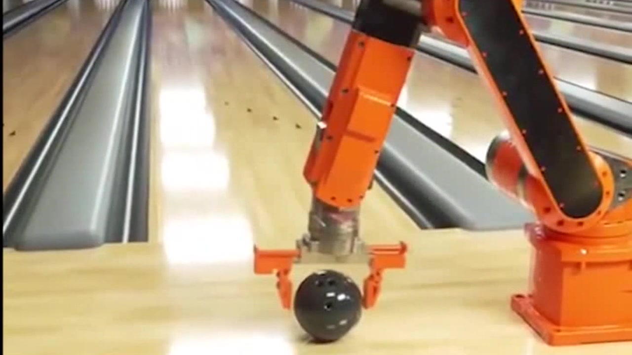 Bowling: KUKA Robotics vs. MIB3 + Will Smith - Coub - The Biggest Video Meme Platform