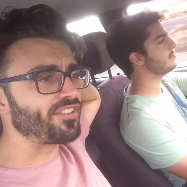Cansado de escurrir el bulto😤 - Coub - The Biggest Video Meme Platform