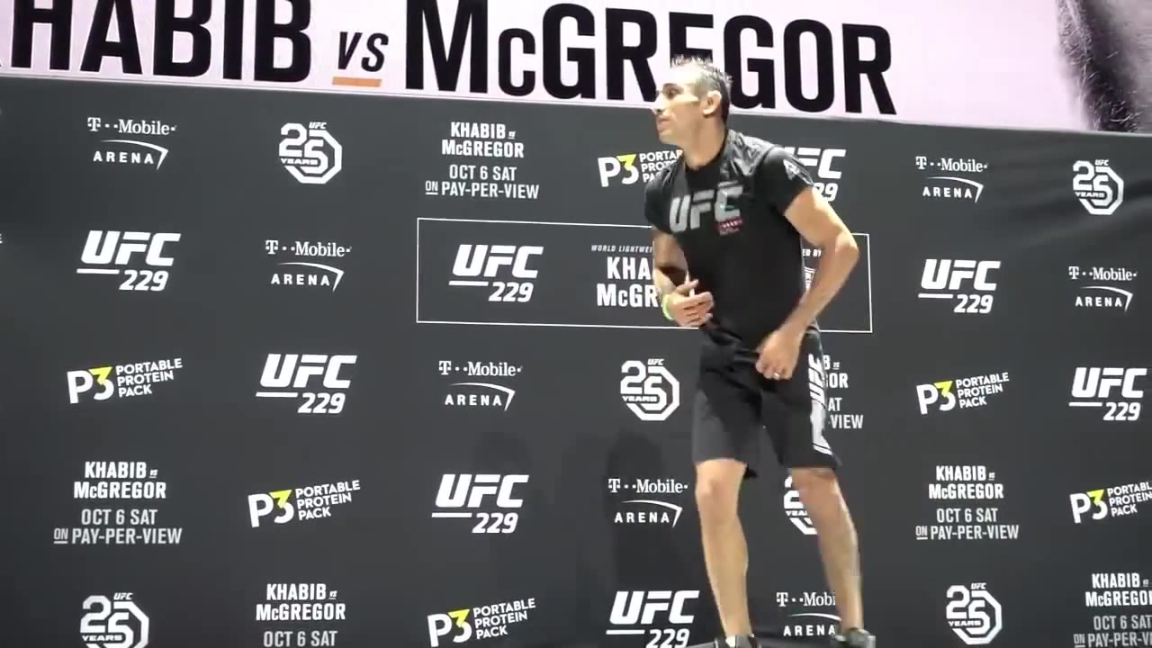 TONY FERGUSON BREAKDANCES DURING UFC 229 OPEN WORKOUT - Coub - The ...