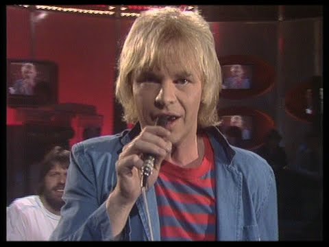 Benchwarmers Howie Eating Sunscreen